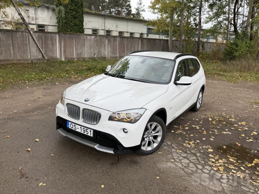 Balts BMW X1 2011 Ogre, ar dzinēja tilpumu 2.00 L un nobraukumu 133 tūkst. km par 8699 €, foto 13 vietnē AUTOMOTO.COM.LV