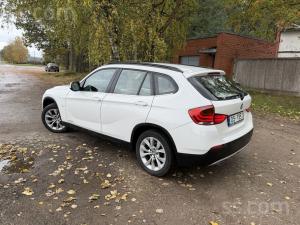 Balts BMW X1 2011 Ogre, ar dzinēja tilpumu 2.00 L un nobraukumu 133 tūkst. km par 8699 €, foto 15 vietnē AUTOMOTO.COM.LV