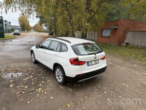 Balts BMW X1 2011 Ogre, ar dzinēja tilpumu 2.00 L un nobraukumu 133 tūkst. km par 8699 €, foto 16 vietnē AUTOMOTO.COM.LV