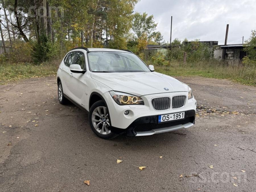 Balts BMW X1 2011 Ogre, ar dzinēja tilpumu 2.00 L un nobraukumu 133 tūkst. km par 8699 €, foto 18 vietnē AUTOMOTO.COM.LV
