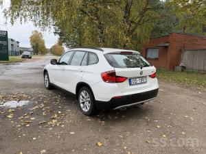 Balts BMW X1 2011 Ogre, ar dzinēja tilpumu 2.00 L un nobraukumu 133 tūkst. km par 8699 €, foto 19 vietnē AUTOMOTO.COM.LV
