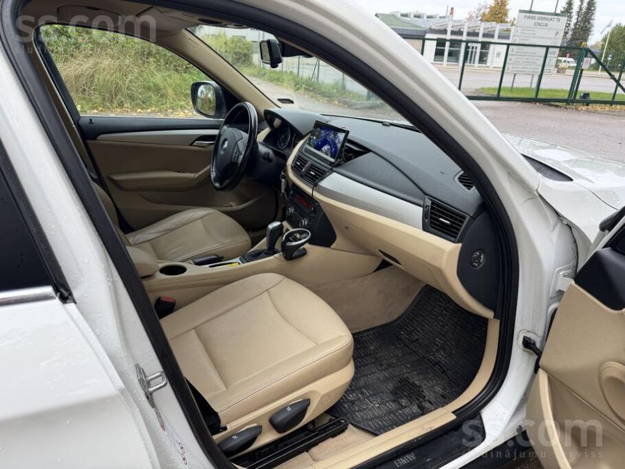Balts BMW X1 2011 Ogre, ar dzinēja tilpumu 2.00 L un nobraukumu 133 tūkst. km par 8699 €, foto 22 vietnē AUTOMOTO.COM.LV