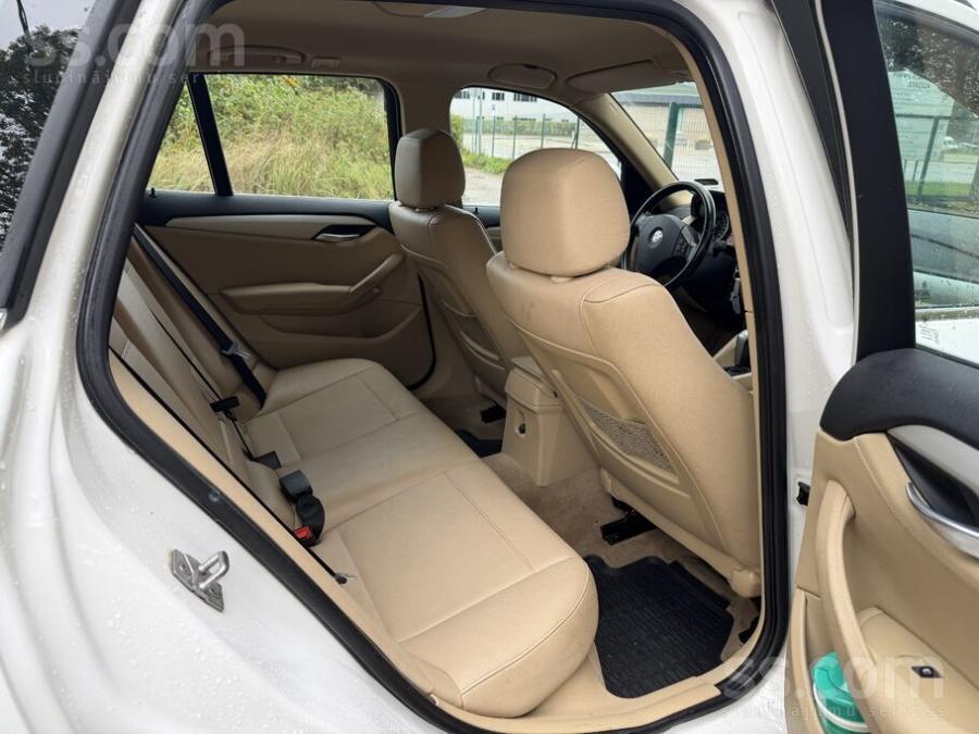 Balts BMW X1 2011 Ogre, ar dzinēja tilpumu 2.00 L un nobraukumu 133 tūkst. km par 8699 €, foto 30 vietnē AUTOMOTO.COM.LV