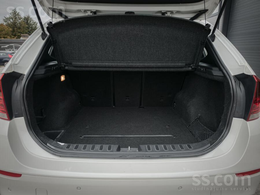 Balts BMW X1 2011 Liepāja, ar dzinēja tilpumu 2.00 L un nobraukumu 292 tūkst. km par 7600 €, foto 26 vietnē AUTOMOTO.COM.LV