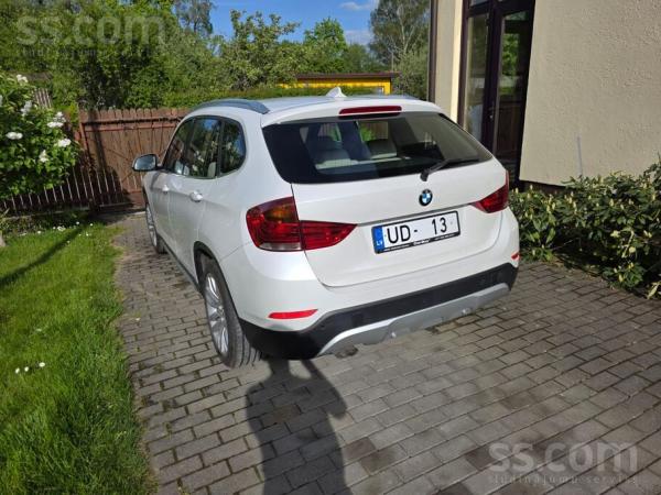 White BMW X1 2012 in Riga, with an engine capacity of 2.00 L and mileage of 126 thousand km for 9150 €, photo 3 on AUTOMOTO.COM.LV