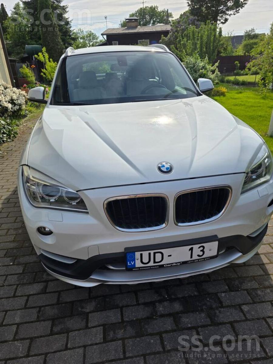 White BMW X1 2012 in Riga, with an engine capacity of 2.00 L and mileage of 126 thousand km for 9150 €, photo 4 on AUTOMOTO.COM.LV