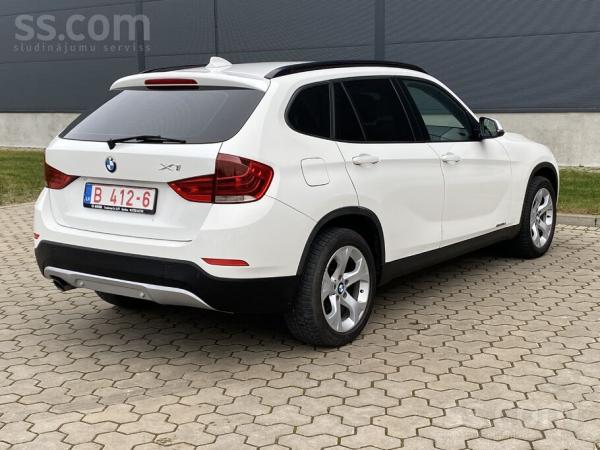 White BMW X1 2012 in Riga, with an engine capacity of 2.00 L and mileage of 0 thousand km for 8490 €, photo 2 on AUTOMOTO.COM.LV