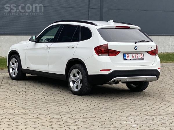 White BMW X1 2012 in Riga, with an engine capacity of 2.00 L and mileage of 0 thousand km for 8490 €, photo 4 on AUTOMOTO.COM.LV
