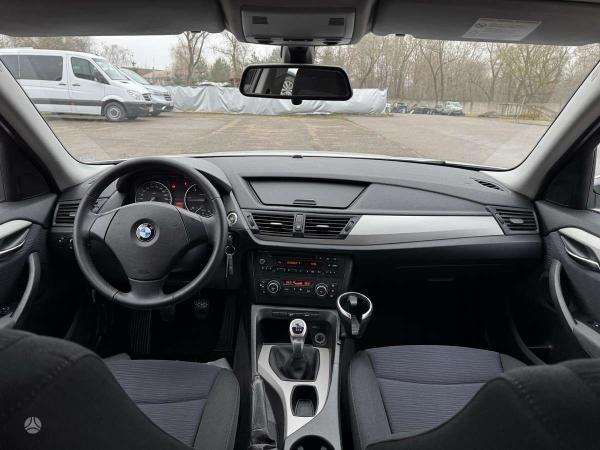 Balts BMW X1 2012 Panevēža, ar dzinēja tilpumu 2.00 L un nobraukumu 258 tūkst. km par 4900 €, foto 5 vietnē AUTOMOTO.COM.LV