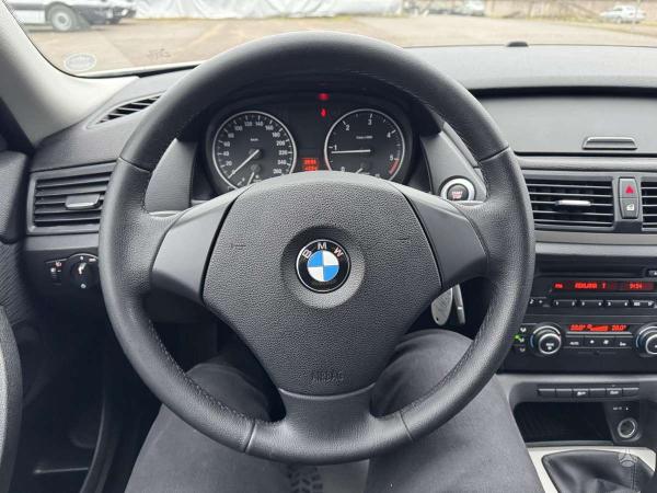 Balts BMW X1 2012 Panevēža, ar dzinēja tilpumu 2.00 L un nobraukumu 258 tūkst. km par 4900 €, foto 6 vietnē AUTOMOTO.COM.LV
