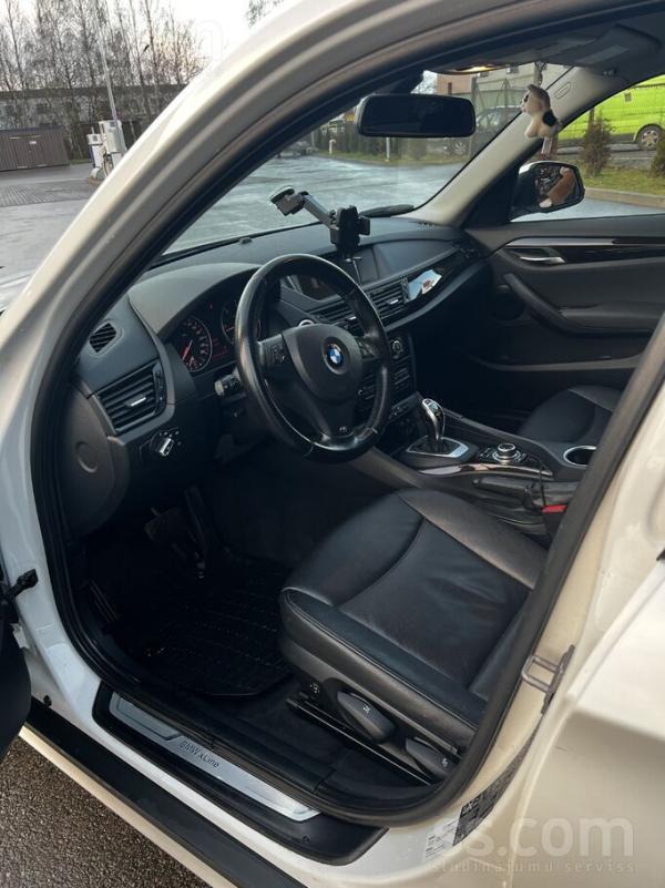 Balts BMW X1 2012 Rīga, ar dzinēja tilpumu 2.00 L un nobraukumu 222 tūkst. km par 8300 €, foto 5 vietnē AUTOMOTO.COM.LV