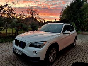 Balts BMW X1 2012 Kauņa, ar dzinēja tilpumu 2.00 L un nobraukumu 310 tūkst. km par 7350 €, foto  vietnē AUTOMOTO.COM.LV