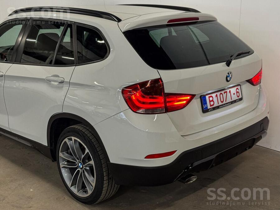 White BMW X1 2012 in Jurmala, with an engine capacity of 2.00 L and mileage of 195 thousand km for 8995 €, photo 10 on AUTOMOTO.COM.LV