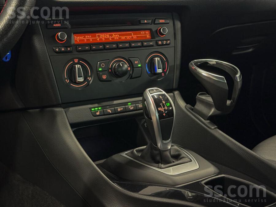 White BMW X1 2012 in Jurmala, with an engine capacity of 2.00 L and mileage of 195 thousand km for 8995 €, photo 27 on AUTOMOTO.COM.LV