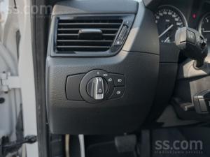 Balts BMW X1 2012 Liepāja, ar dzinēja tilpumu 2.00 L un nobraukumu 225 tūkst. km par 8495 €, foto 20 vietnē AUTOMOTO.COM.LV