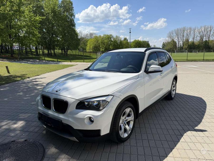 Balts BMW X1 2012 Marijampole, ar dzinēja tilpumu 2.00 L un nobraukumu 150 tūkst. km par 5900 €, foto 1 vietnē AUTOMOTO.COM.LV