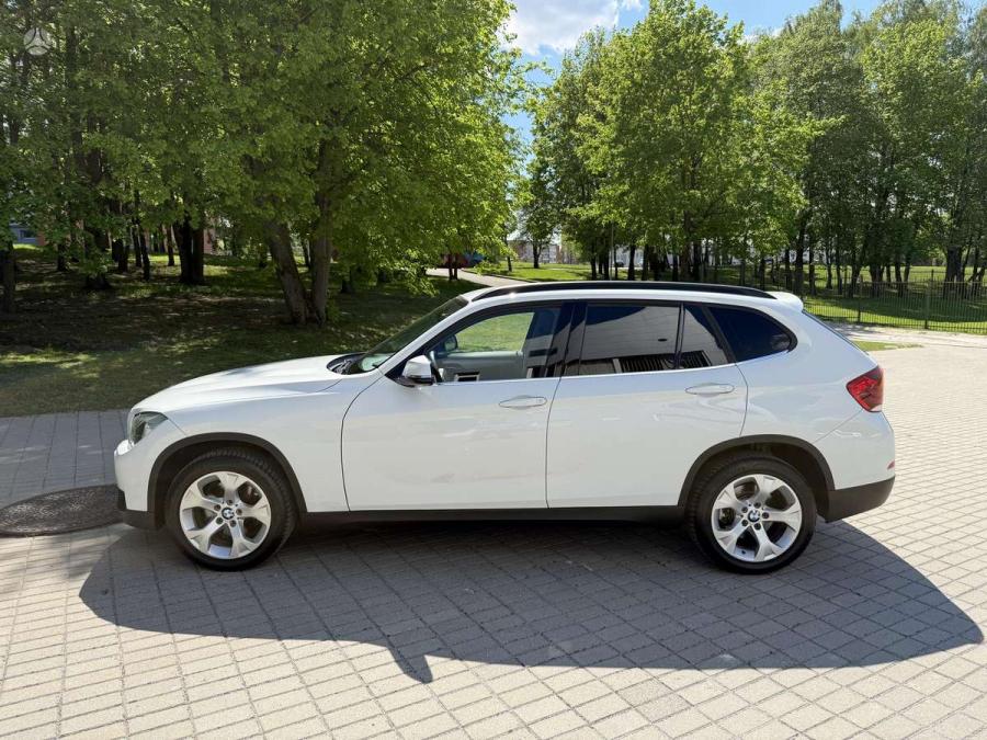 Balts BMW X1 2012 Marijampole, ar dzinēja tilpumu 2.00 L un nobraukumu 150 tūkst. km par 5900 €, foto 3 vietnē AUTOMOTO.COM.LV