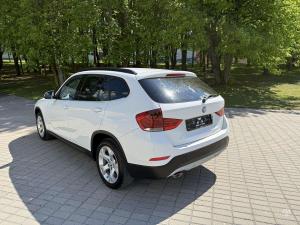 Balts BMW X1 2012 Marijampole, ar dzinēja tilpumu 2.00 L un nobraukumu 150 tūkst. km par 5900 €, foto 4 vietnē AUTOMOTO.COM.LV
