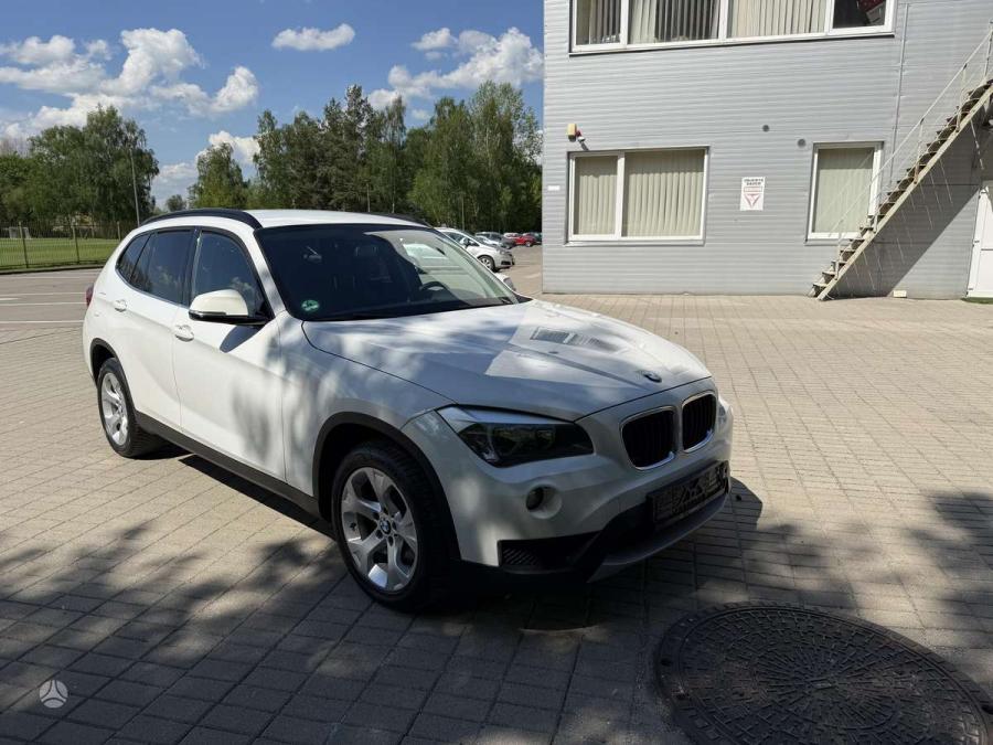 Balts BMW X1 2012 Marijampole, ar dzinēja tilpumu 2.00 L un nobraukumu 150 tūkst. km par 5900 €, foto 5 vietnē AUTOMOTO.COM.LV