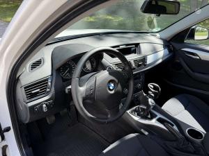 Balts BMW X1 2012 Marijampole, ar dzinēja tilpumu 2.00 L un nobraukumu 150 tūkst. km par 5900 €, foto 10 vietnē AUTOMOTO.COM.LV