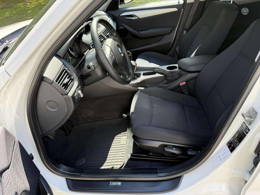 Balts BMW X1 2012 Marijampole, ar dzinēja tilpumu 2.00 L un nobraukumu 150 tūkst. km par 5900 €, foto 13 vietnē AUTOMOTO.COM.LV