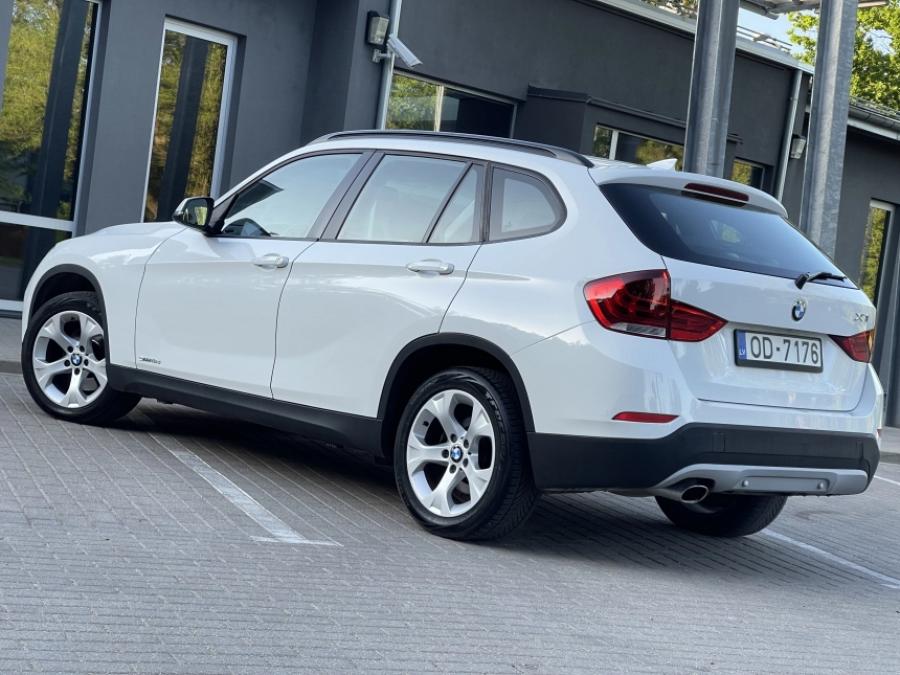 White BMW X1 2012 in Riga, with an engine capacity of 2.00 L and mileage of 245 thousand km for 5900 €, photo 18 on AUTOMOTO.COM.LV