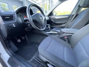 White BMW X1 2012 in Riga, with an engine capacity of 2.00 L and mileage of 245 thousand km for 5900 €, photo 22 on AUTOMOTO.COM.LV