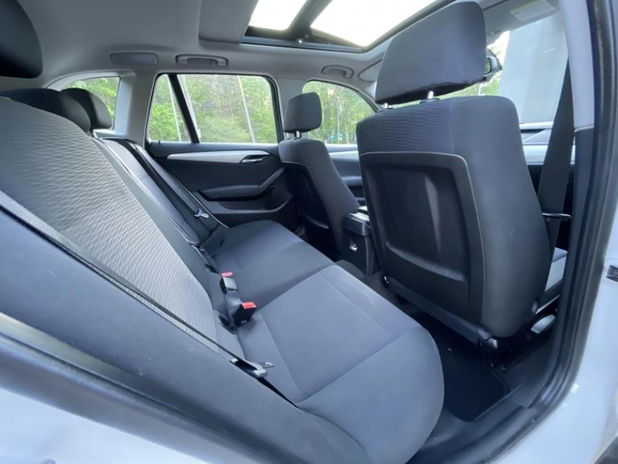 White BMW X1 2012 in Riga, with an engine capacity of 2.00 L and mileage of 245 thousand km for 5900 €, photo 24 on AUTOMOTO.COM.LV