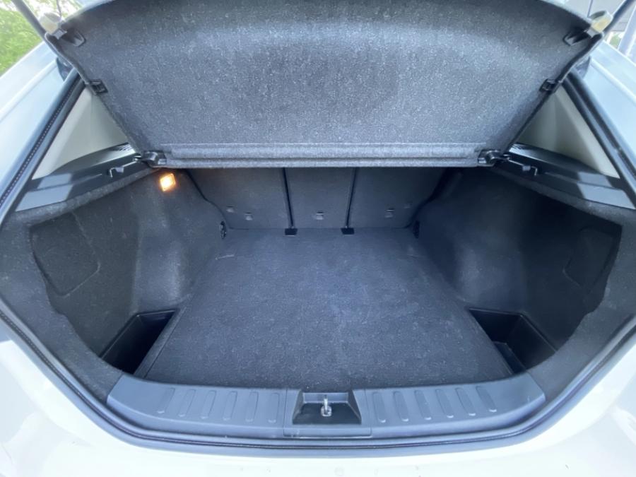 White BMW X1 2012 in Riga, with an engine capacity of 2.00 L and mileage of 245 thousand km for 5900 €, photo 32 on AUTOMOTO.COM.LV