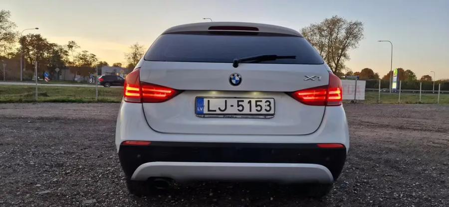 Balts BMW X1 2012 Daugavpils, ar dzinēja tilpumu 2.00 L un nobraukumu 300 tūkst. km par 7550 €, foto 5 vietnē AUTOMOTO.COM.LV