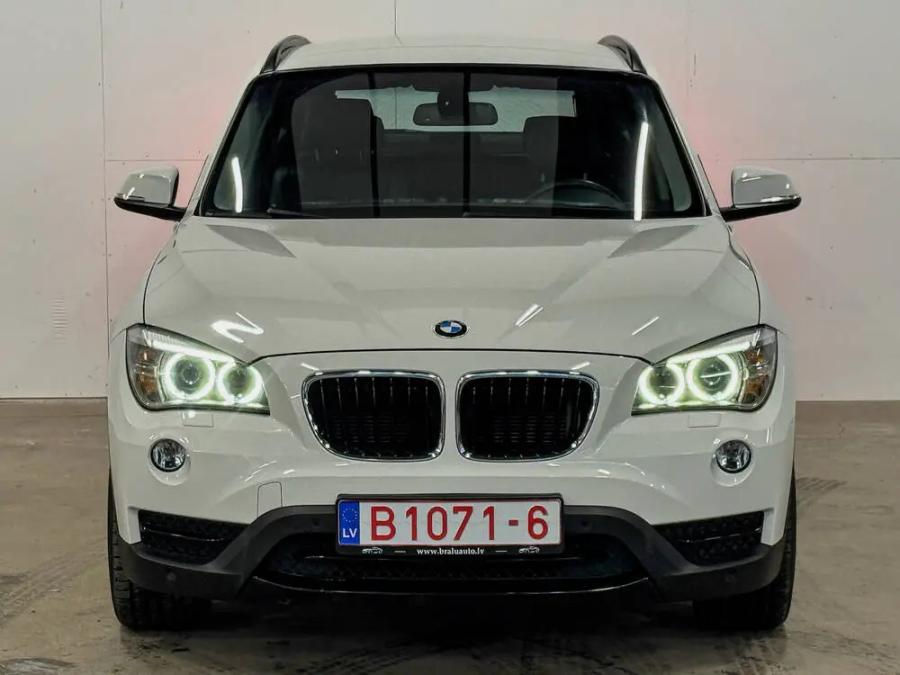 White BMW X1 2012 in Jurmala, with an engine capacity of 2.00 L and mileage of 195 thousand km for 8995 €, photo 6 on AUTOMOTO.COM.LV