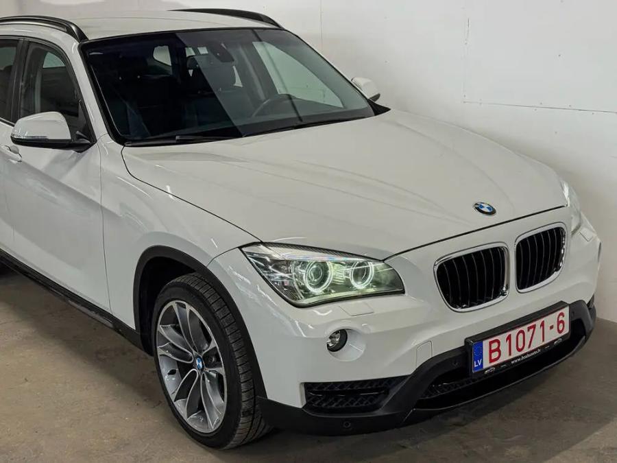 White BMW X1 2012 in Jurmala, with an engine capacity of 2.00 L and mileage of 195 thousand km for 8995 €, photo 12 on AUTOMOTO.COM.LV