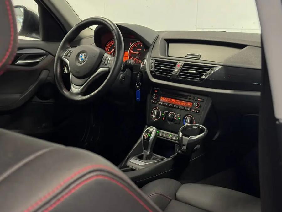 White BMW X1 2012 in Jurmala, with an engine capacity of 2.00 L and mileage of 195 thousand km for 8995 €, photo 22 on AUTOMOTO.COM.LV