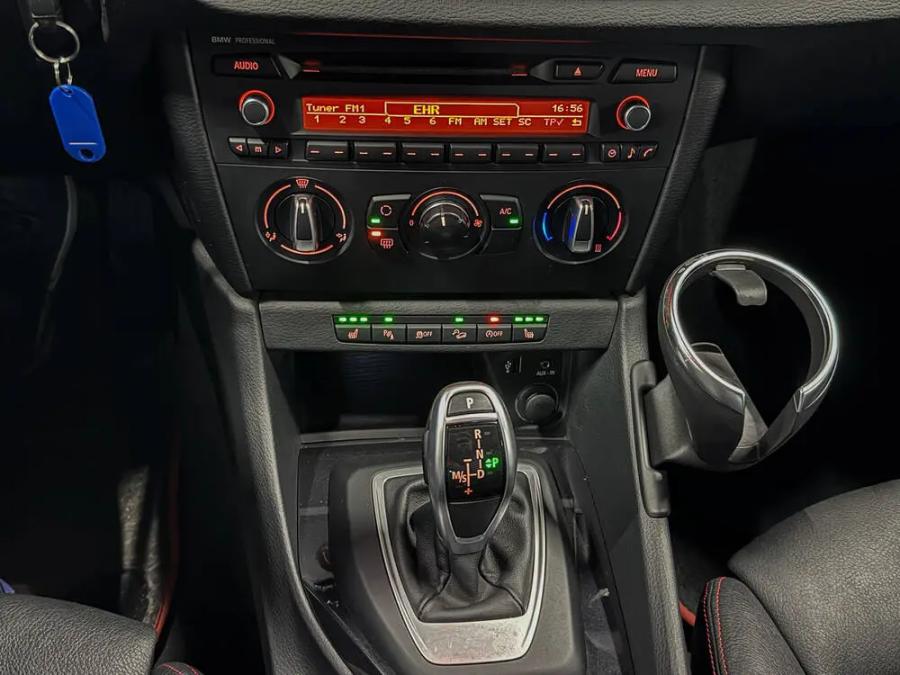 White BMW X1 2012 in Jurmala, with an engine capacity of 2.00 L and mileage of 195 thousand km for 8995 €, photo 31 on AUTOMOTO.COM.LV