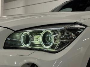 White BMW X1 2012 in Jurmala, with an engine capacity of 2.00 L and mileage of 195 thousand km for 8995 €, photo 41 on AUTOMOTO.COM.LV