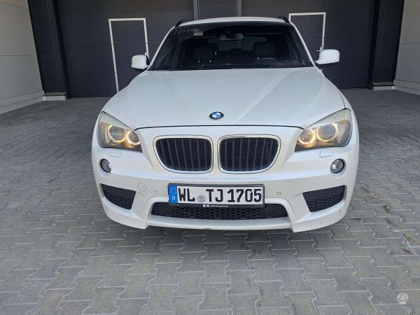 White BMW X1 2012 in Vilnius, with an engine capacity of 2.00 L and mileage of 292 thousand km for 8550 €, photo 1 on AUTOMOTO.COM.LV