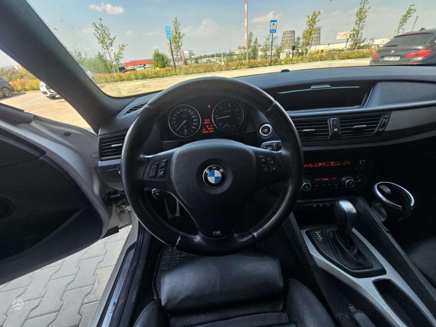 White BMW X1 2012 in Vilnius, with an engine capacity of 2.00 L and mileage of 292 thousand km for 8550 €, photo 13 on AUTOMOTO.COM.LV