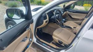 White BMW X1 2012 in Utena, with an engine capacity of 2.00 L and mileage of 227 thousand km for 8300 €, photo 9 on AUTOMOTO.COM.LV