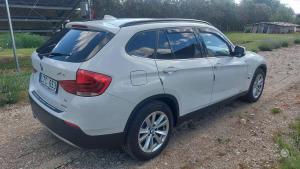White BMW X1 2012 in Utena, with an engine capacity of 2.00 L and mileage of 227 thousand km for 8300 €, photo 18 on AUTOMOTO.COM.LV