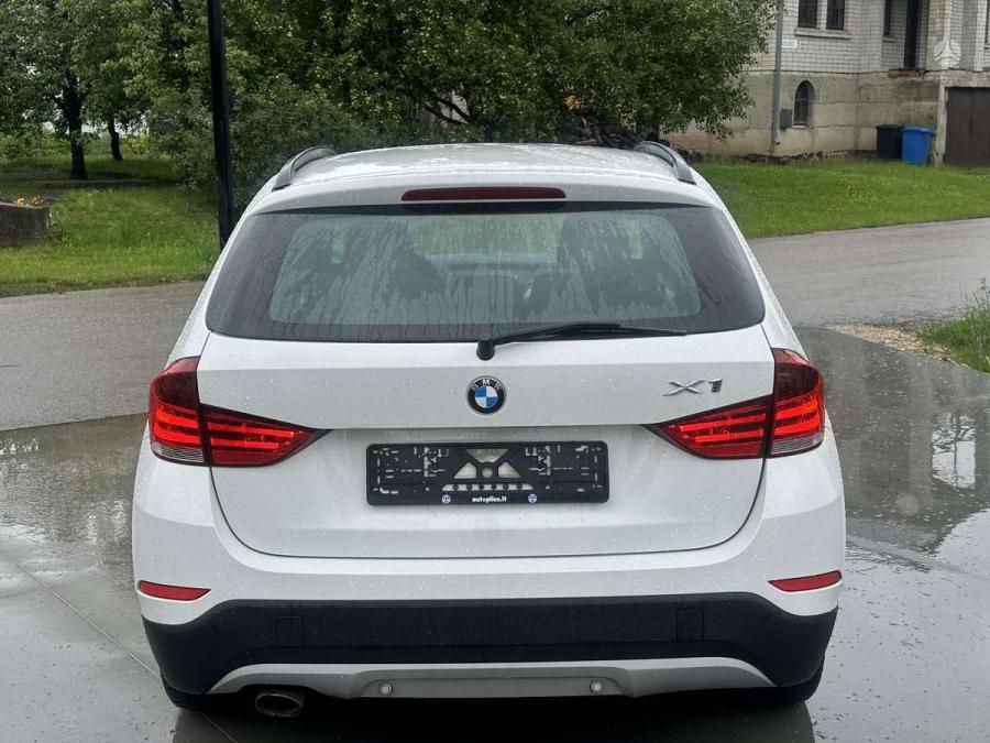 White BMW X1 2012 in Alytus, with an engine capacity of 2.00 L and mileage of 184 thousand km for 6650 €, photo 5 on AUTOMOTO.COM.LV