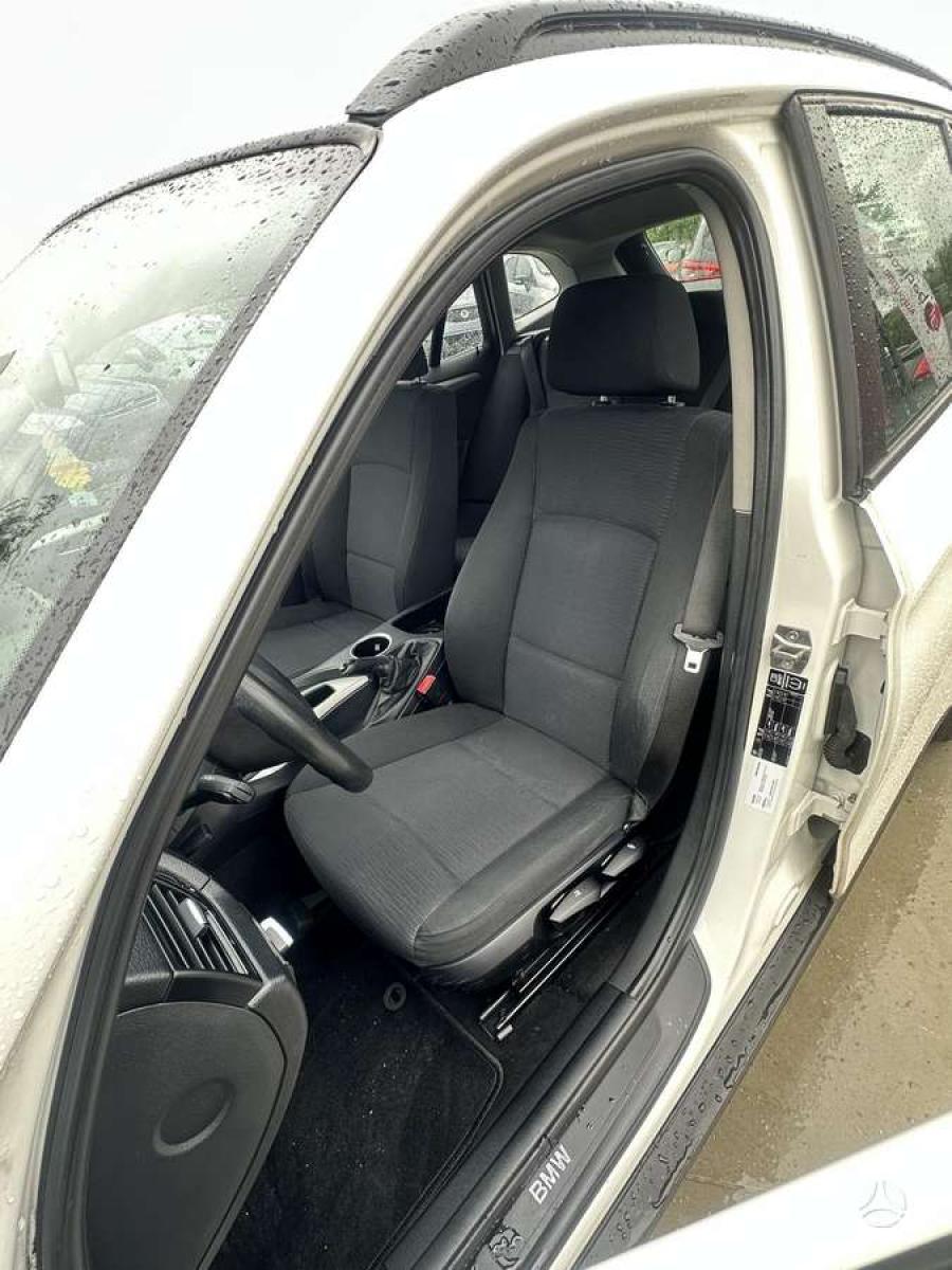 White BMW X1 2012 in Alytus, with an engine capacity of 2.00 L and mileage of 184 thousand km for 6650 €, photo 8 on AUTOMOTO.COM.LV