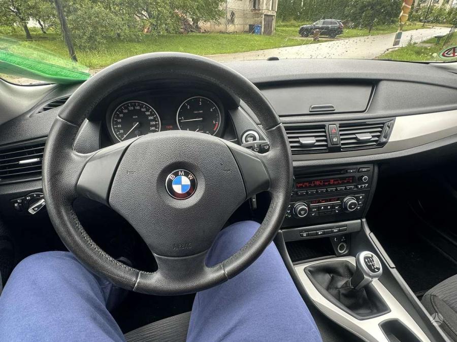 White BMW X1 2012 in Alytus, with an engine capacity of 2.00 L and mileage of 184 thousand km for 6650 €, photo 11 on AUTOMOTO.COM.LV