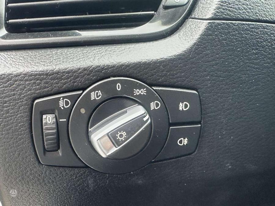White BMW X1 2012 in Alytus, with an engine capacity of 2.00 L and mileage of 184 thousand km for 6650 €, photo 14 on AUTOMOTO.COM.LV