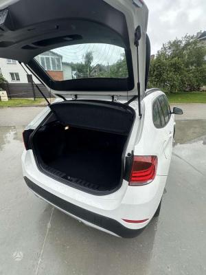 White BMW X1 2012 in Alytus, with an engine capacity of 2.00 L and mileage of 184 thousand km for 6650 €, photo 16 on AUTOMOTO.COM.LV