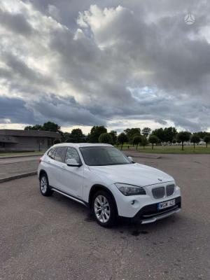 Balts BMW X1 2012 Kauņa, ar dzinēja tilpumu 2.00 L un nobraukumu 326 tūkst. km par 5900 €, foto  vietnē AUTOMOTO.COM.LV