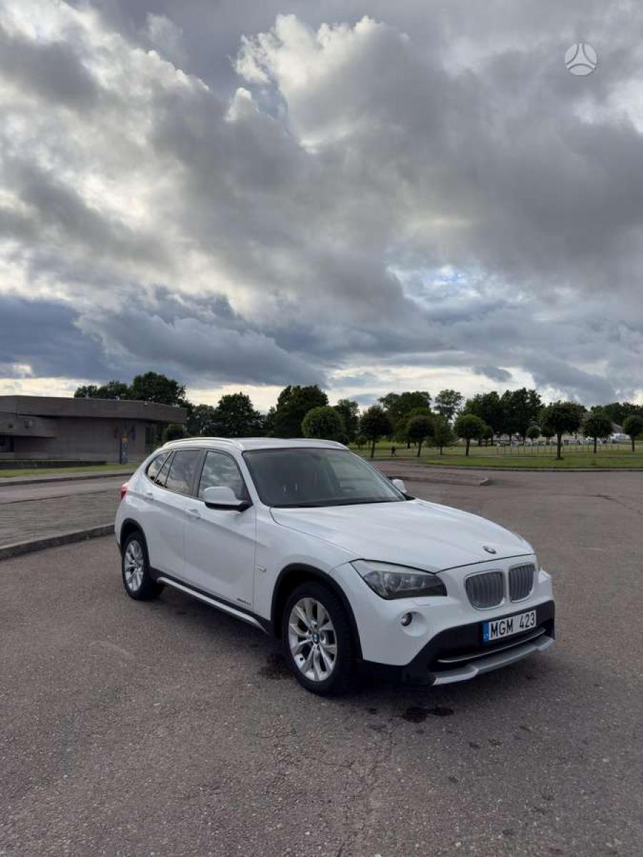 Balts BMW X1 2012 Kauņa, ar dzinēja tilpumu 2.00 L un nobraukumu 326 tūkst. km par 5900 €, foto 1 vietnē AUTOMOTO.COM.LV