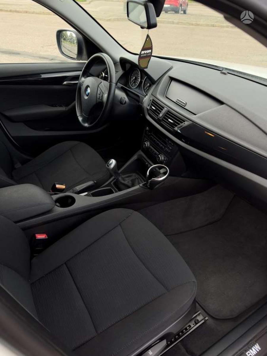 Balts BMW X1 2012 Kauņa, ar dzinēja tilpumu 2.00 L un nobraukumu 326 tūkst. km par 5900 €, foto 11 vietnē AUTOMOTO.COM.LV