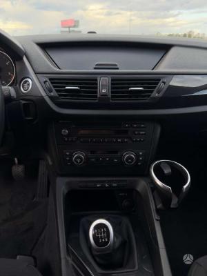 Balts BMW X1 2012 Kauņa, ar dzinēja tilpumu 2.00 L un nobraukumu 326 tūkst. km par 5900 €, foto 17 vietnē AUTOMOTO.COM.LV