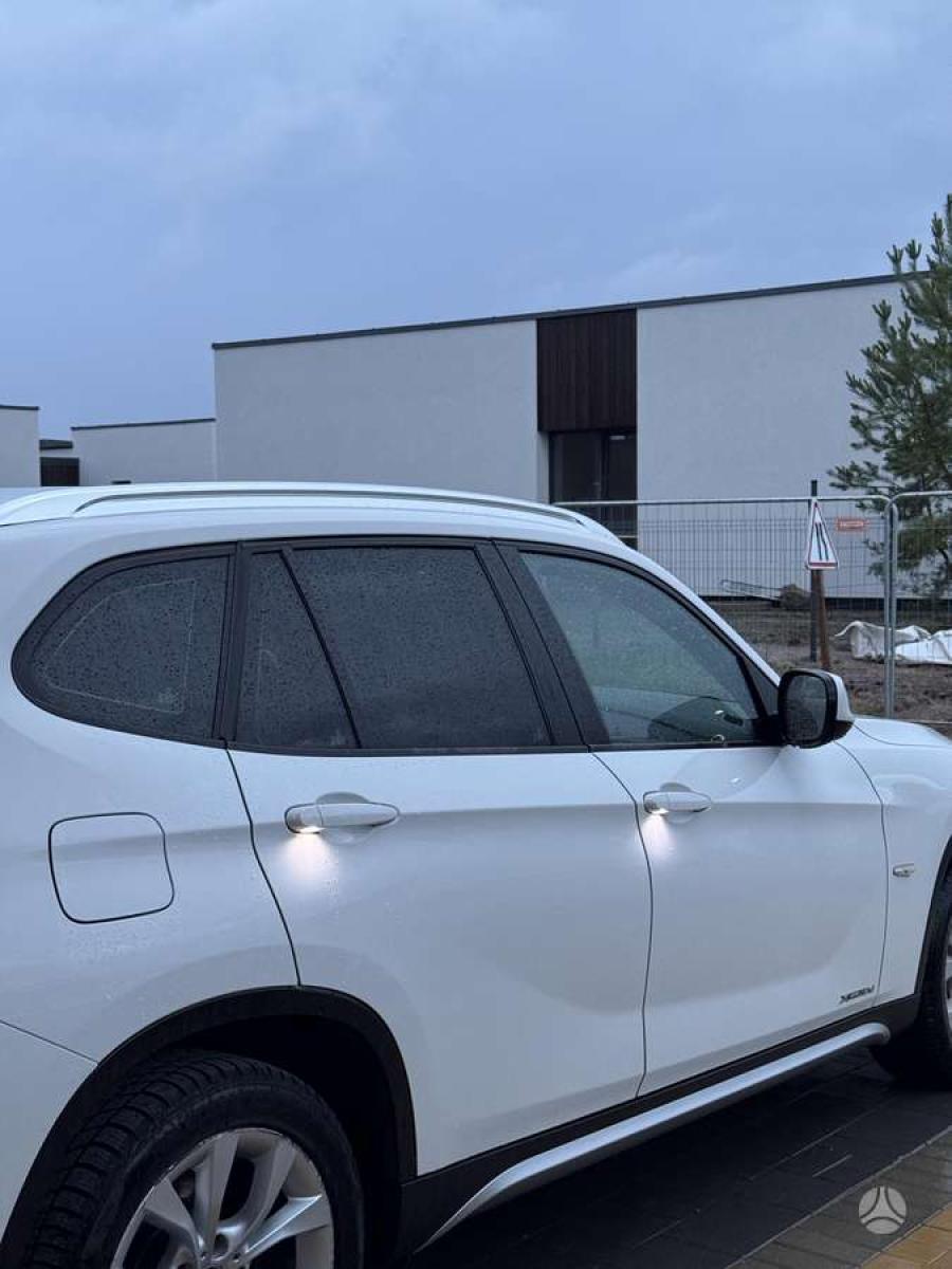 Balts BMW X1 2012 Kauņa, ar dzinēja tilpumu 2.00 L un nobraukumu 326 tūkst. km par 5900 €, foto 19 vietnē AUTOMOTO.COM.LV