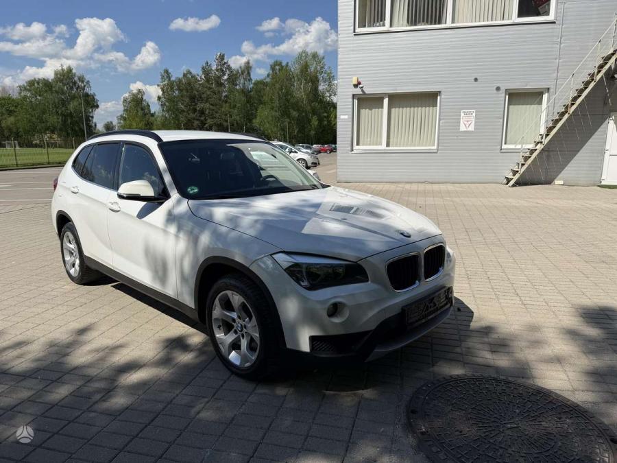 Balts BMW X1 2012 Marijampole, ar dzinēja tilpumu 2.00 L un nobraukumu 150 tūkst. km par 5700 €, foto 6 vietnē AUTOMOTO.COM.LV